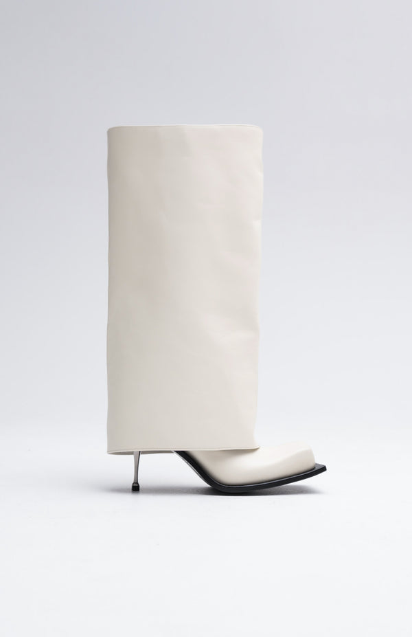 TALL IMAN BOOTS IN CANNOLI CREAM – FIDAN NOVRUZOVA